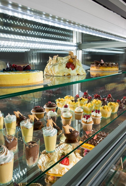 KP12Q1M | Buildt-in confectionary display